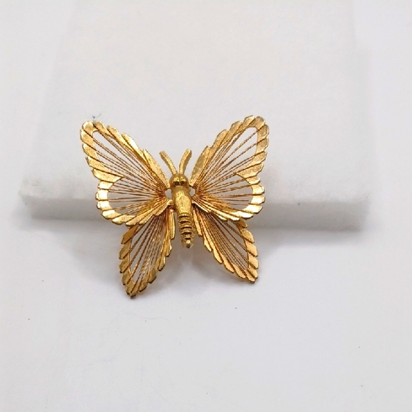 Monet | Jewelry | Monet Gold Tone Butterfly Brooch | Poshmark